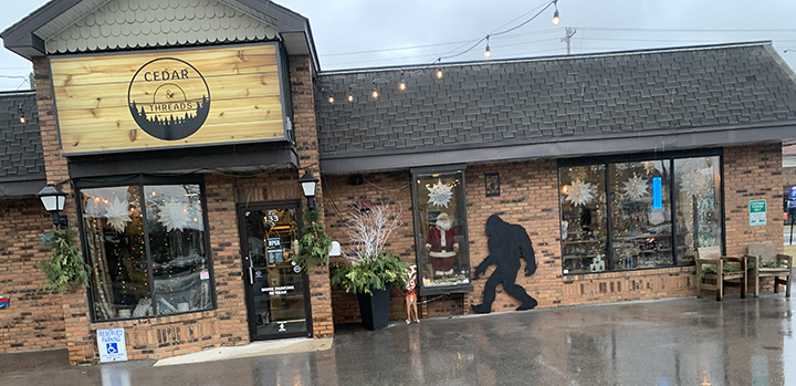 Downtown stores dress up for Christmastime | News, Sports, Jobs - The ...